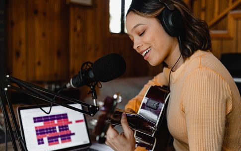 How To Be The Singing Pro without Even Leaving Home